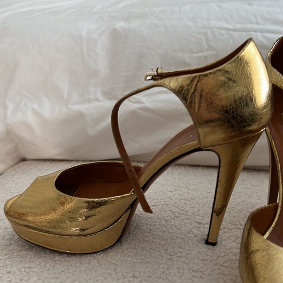 Gucci | Shoes | Gucci Gold Heels Size 39 | Poshmark